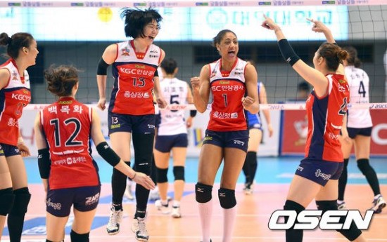 프로배구 KGC인삼공사, IBK기업은행 잡고 1라운드 선두 마감 - 아시아투데이