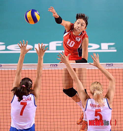 女배구대표팀, 월드그랑프리 홈 최종전 세르비아에 1-3 석패 - 아시아투데이