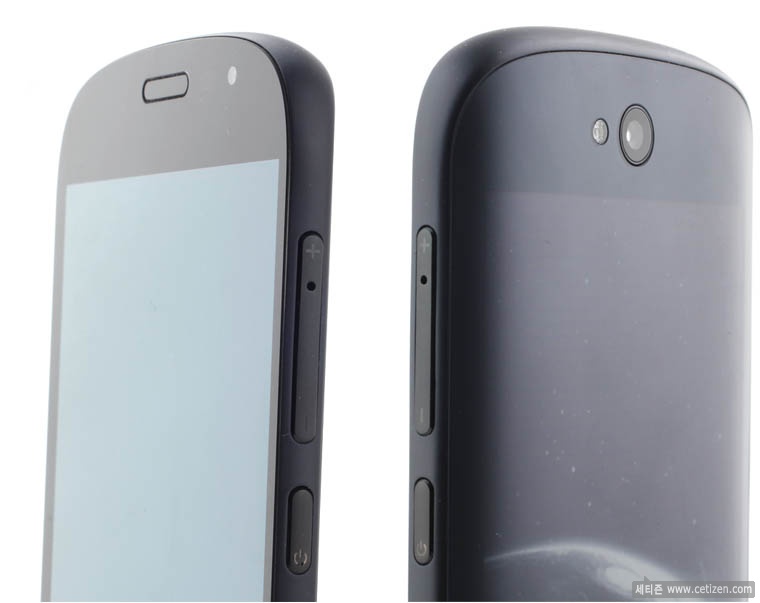 [세티즌 리뷰] 러시아 자부심 ‘요타폰2(YOTA PHONE 2)’ - 아시아투데이