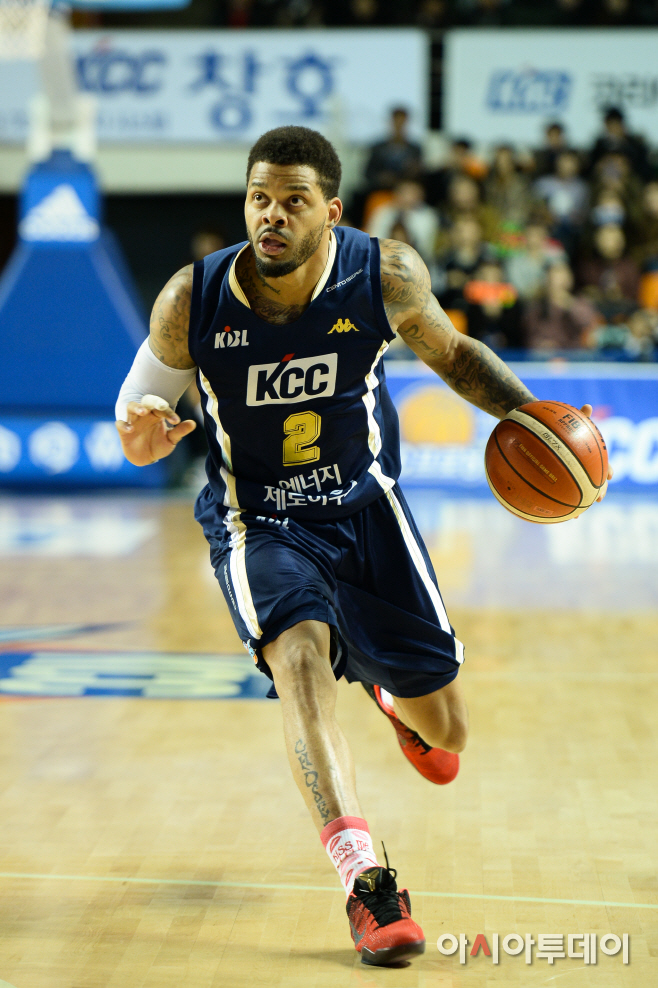 전주 KCC 안드레 에밋, 프로농구 5R…MVP 등극 - 아시아투데이