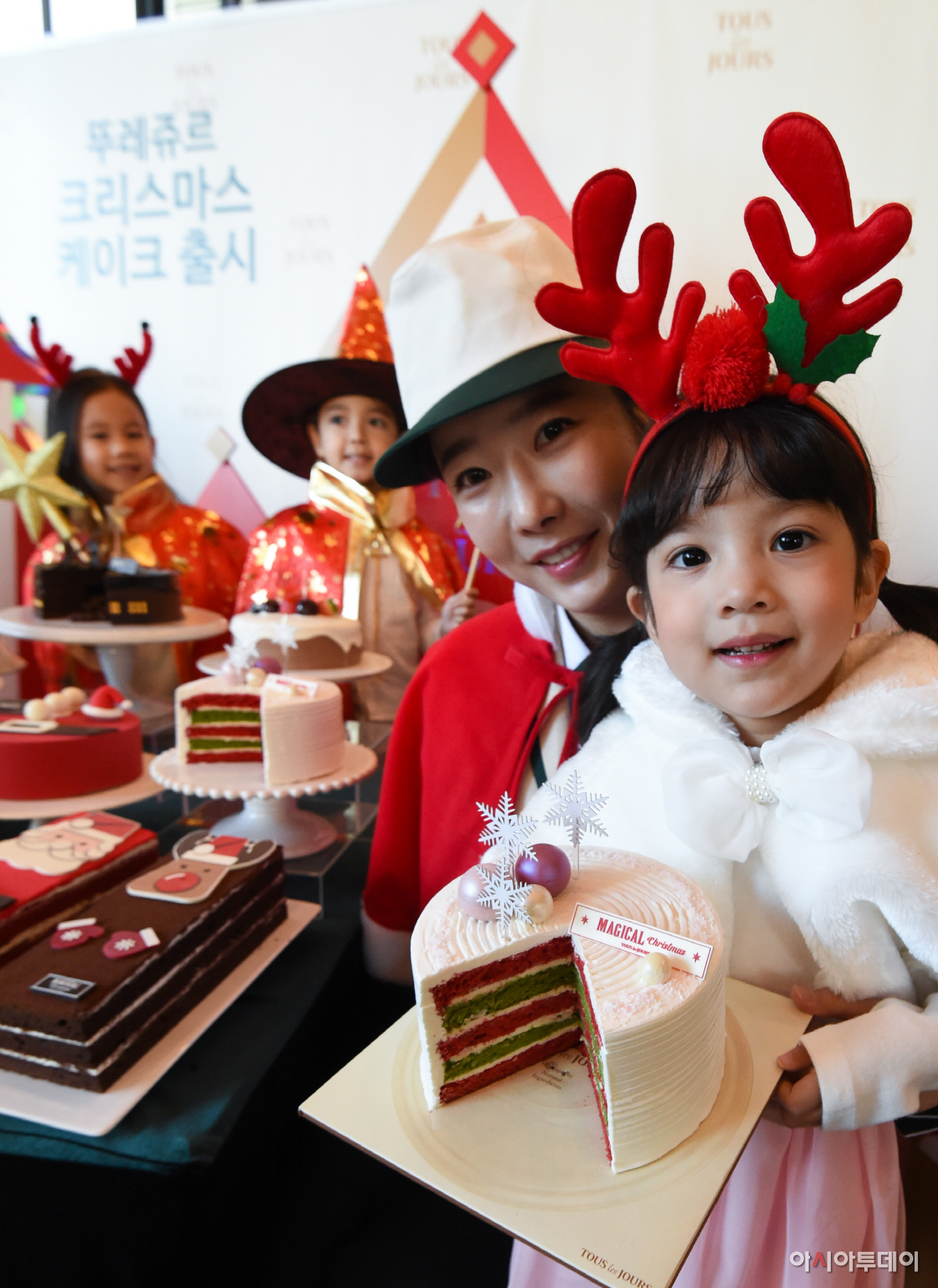 [포토]뚜레쥬르, “크리스마스 케이크 드세요~” - 아시아투데이