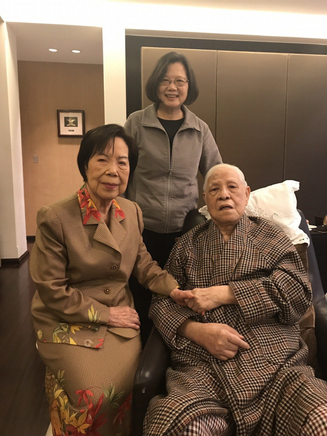 대만 독립의 아버지 리덩후이 한때 사망설 - 아시아투데이