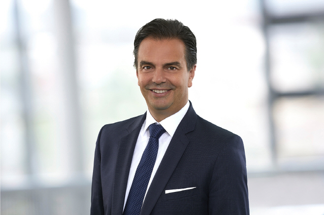 LG전자 전장 자회사 ZKW “수주 사상 최대…내년 매출 신기록 경신” - 아시아투데이