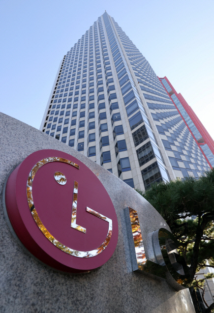 [취재후일담] LG전자 이사회 19년만에 첫 부결 안건은 ‘RE100’ 가입 - 아시아투데이