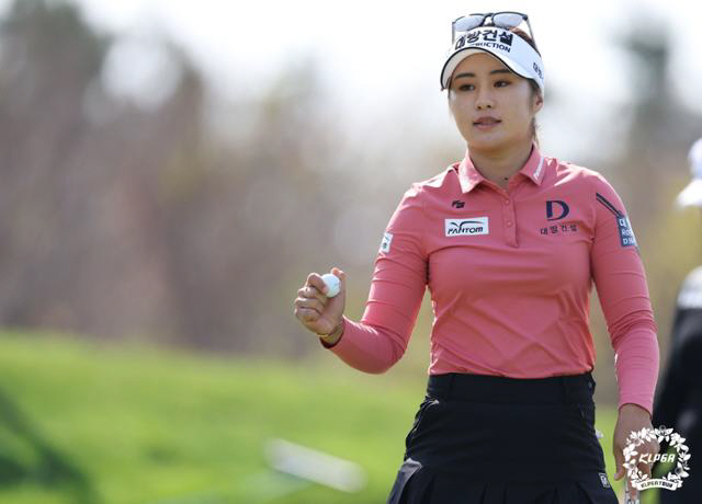 ‘핫식스’ 이정은6, LPGA 시즌 최종전 3R까지 3위 순항 - 아시아투데이