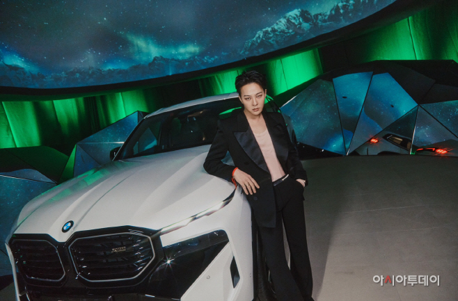BMW 코리아, 초고성능 SAV ‘뉴 XM’ 앰버서더로 GD 선정 - 아시아투데이