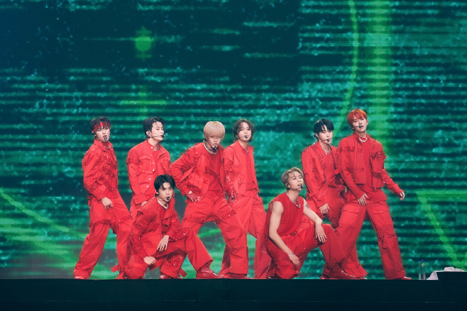 NCT 127, 6만 관객과 함께 한 월드투어 서울 공연 “뿌듯하고 자랑스러워” - 아시아투데이